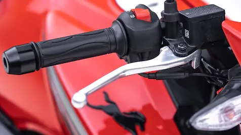 TVS Apache RTR 160 Front Brake Lever Image - BikeWale