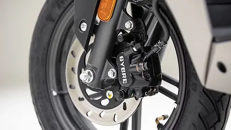 Hero Xoom Front Disc Brake Caliper Image - BikeWale