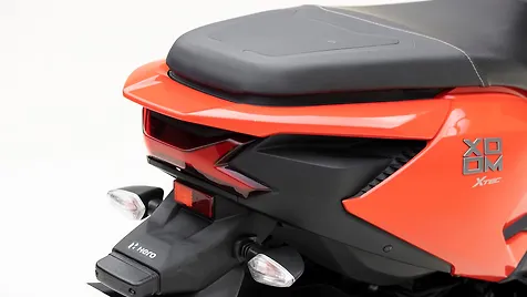 Hero Xoom Grab Rail Image - BikeWale