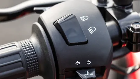 Kawasaki W175 High Beam Low Beam Switch Image - BikeWale