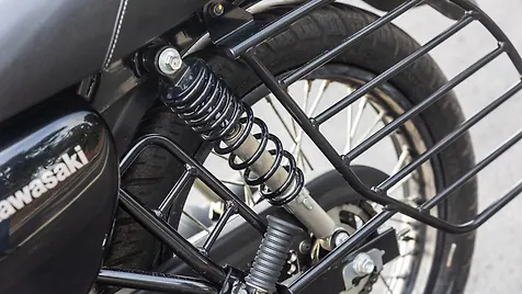 Kawasaki W175 Saree Guard Image - BikeWale