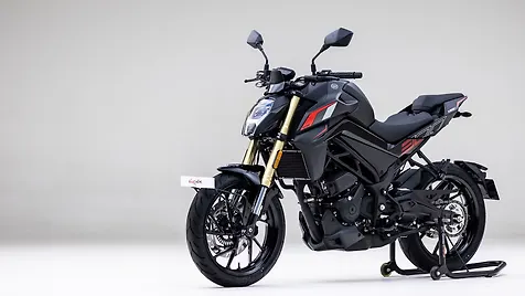 Keeway K300 N Left Front Three Quarter Image - BikeWale