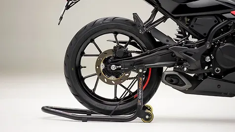 Keeway K300 R Rear Wheel Image - BikeWale