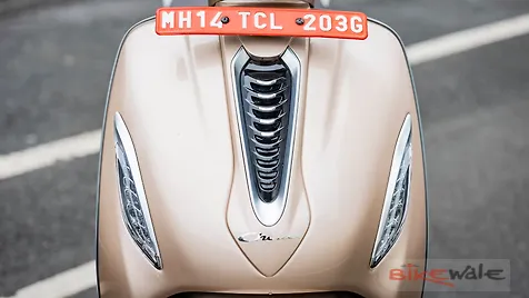 Bajaj Chetak Front View Image - BikeWale