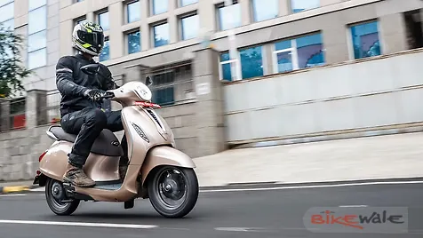 Bajaj Chetak Front View Image - BikeWale