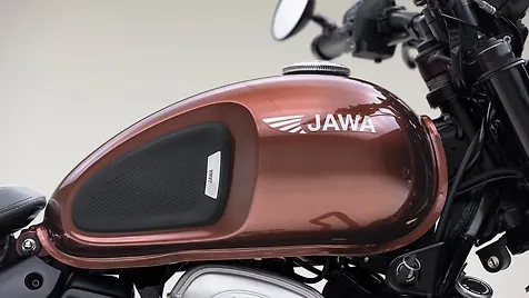 Jawa 42 Bobber Branding/Fuel Tank Decal Image - BikeWale