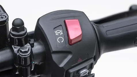 Jawa 42 Bobber Emergency Off Switch/Kill Switch Image - BikeWale