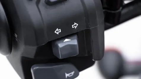 Jawa 42 Bobber Turn Indicators Switch Image - BikeWale