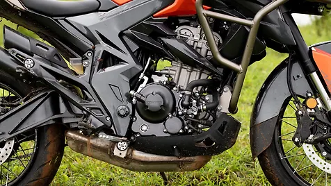 Zontes 350T Engine From Right Image - BikeWale