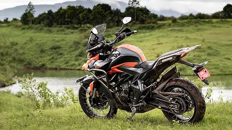 Zontes 350T Left Rear Three Quarter Image - BikeWale