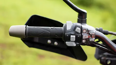Zontes 350T Riding Modes Switch Image - BikeWale