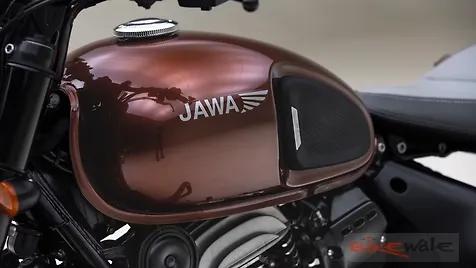 Jawa 42 Bobber Fuel Tank Image - BikeWale