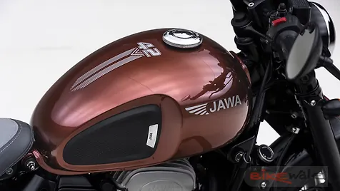 Jawa 42 Bobber Fuel Tank Image - BikeWale