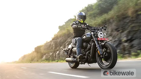Keeway V302C Right Front Three Quarter Image - BikeWale