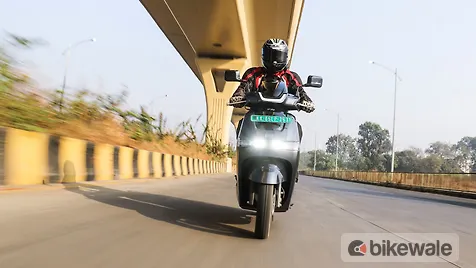 TVS iQube Front View Image - BikeWale