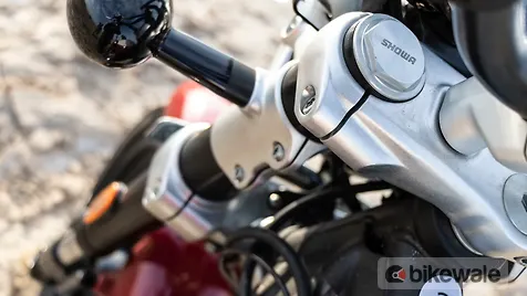 Royal Enfield Super Meteor 650 Handle Bar Image - BikeWale