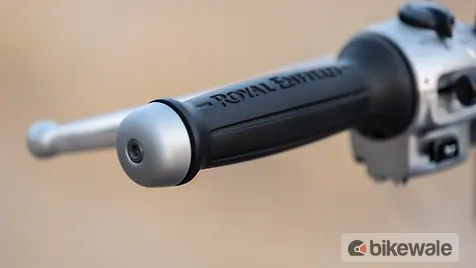 Royal Enfield Super Meteor 650 Handle Bar Image - BikeWale