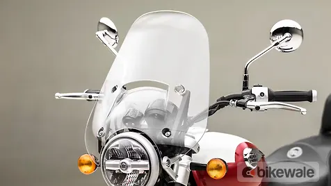 Royal Enfield Super Meteor 650 windscreen Image - BikeWale