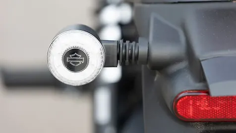 Harley-Davidson X440 Rear Turn Indicators Image - BikeWale