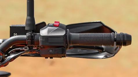 KTM 390 Adventure Right Side Handelbar Throttle Grip Image - BikeWale