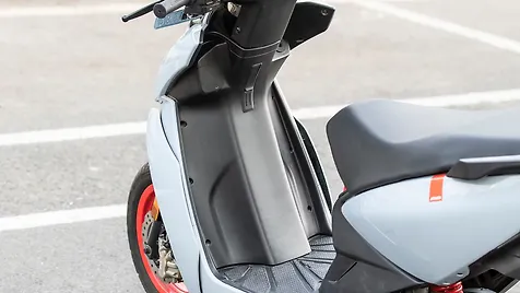 Ather 450X Gen 3 Front Inner Cover Image - BikeWale