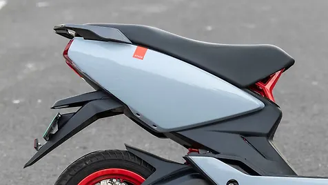 Ather 450X Gen 3 Right Side Body Panel Image - BikeWale