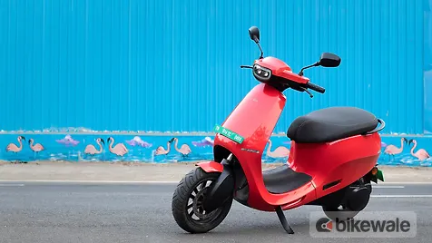 OLA S1 Pro Left Front Three Quarter Image - BikeWale