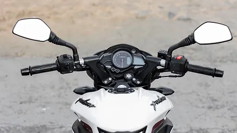 Bajaj Pulsar NS160 Handle Bar Image - BikeWale