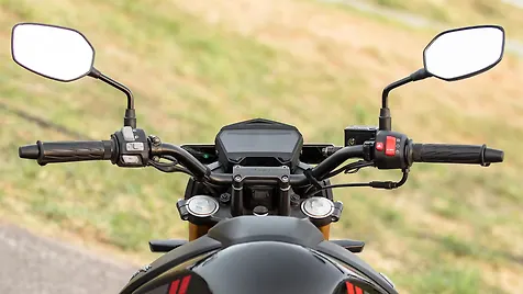 Hero Xtreme 160R 4V Rear View Mirror Image - BikeWale