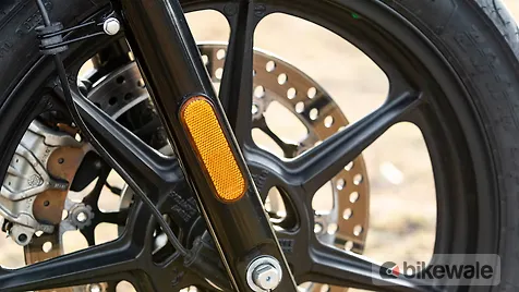 Royal Enfield Interceptor 650 Rear Reflex Reflector Image - BikeWale