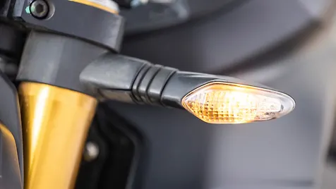 Ducati Streetfighter V4 Front Turn Indicators Image - BikeWale