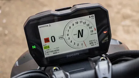 Ducati Streetfighter V4 Speedometer Image - BikeWale