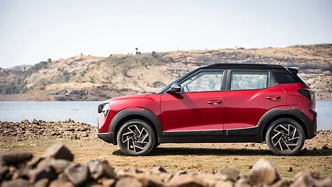 Mahindra XUV 3XO 360° View - CarWale