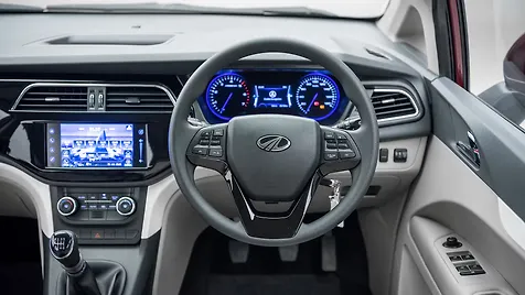 Mahindra Marazzo [2018-2020] 360° View - CarWale