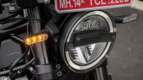 Husqvarna Vitpilen 250 Indicator Image - BikeWale
