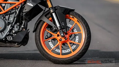 KTM 390 Duke [2021] Front Wheel & Tyre Image - BikeWale
