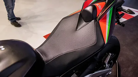 Aprilia RSV4 1100 Factory Rear Seat Space Image - BikeWale
