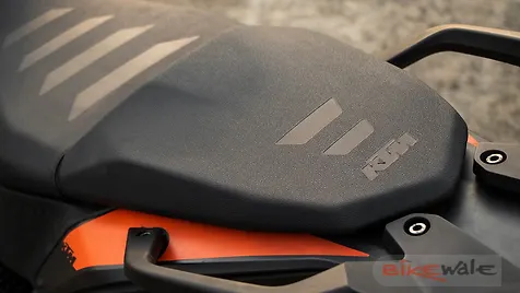 KTM 390 Adventure [2021] Seat Image - BikeWale