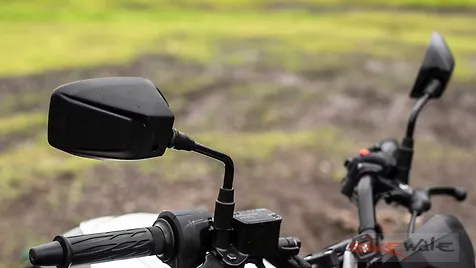 Hero Xtreme 160R Rear View Mirror RHS Image - BikeWale