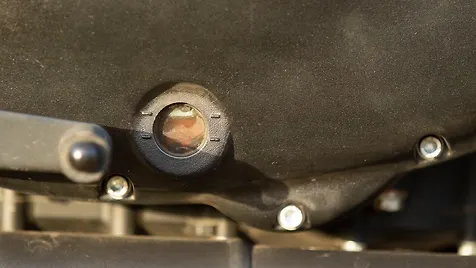 Royal Enfield Interceptor 650 Engine Oil Level Indicator Image - BikeWale