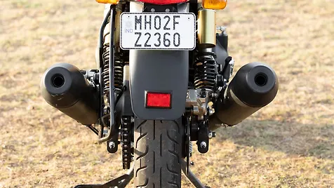 Royal Enfield Interceptor 650 Rear Reflex Reflector Image - BikeWale