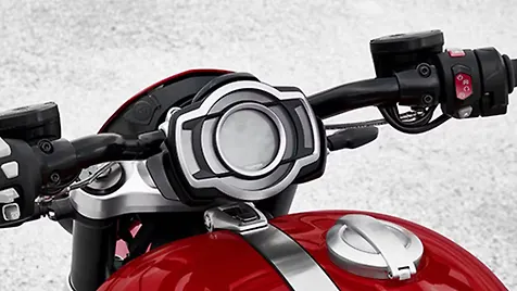 Triumph Rocket 3 Handlebar Image - BikeWale