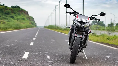 Triumph Street Triple R [2022] Front View Image - BikeWale