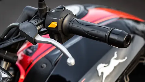 TVS Apache RTR 200 4V Clutch Lever Image - BikeWale