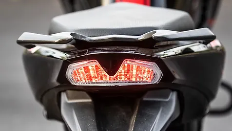 TVS Apache RTR 200 4V Tail Light Image - BikeWale