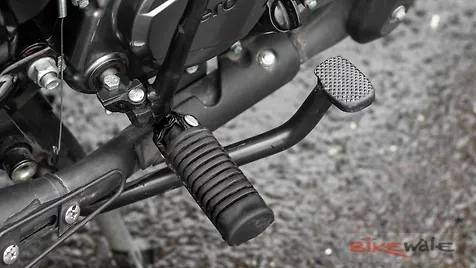 Hero Glamour Front Footpeg Image - BikeWale