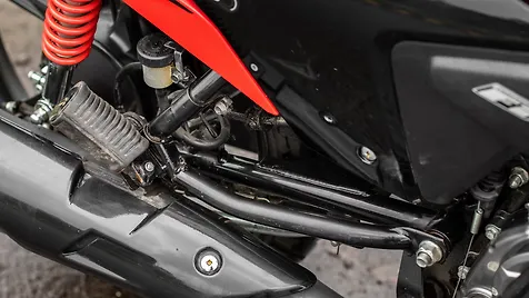 Hero Glamour Rear FootPeg Image - BikeWale