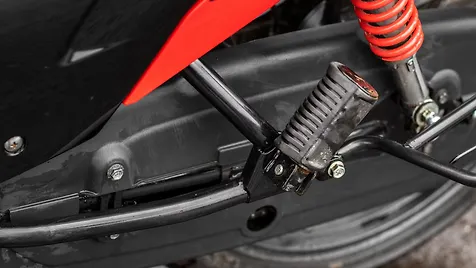 Hero Glamour Rear FootPeg Image - BikeWale
