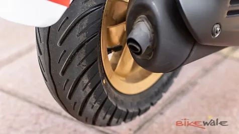 Vespa SXL 150 Rear Wheel & Tyre Image - BikeWale