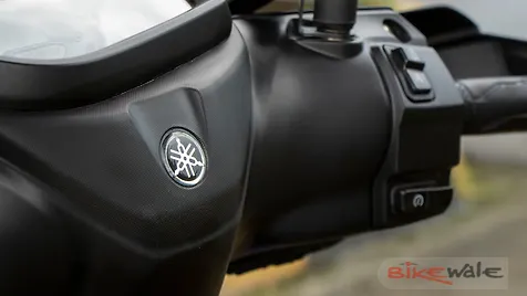 Yamaha Ray ZR 125 Front Panel Badging/Logo Image - BikeWale